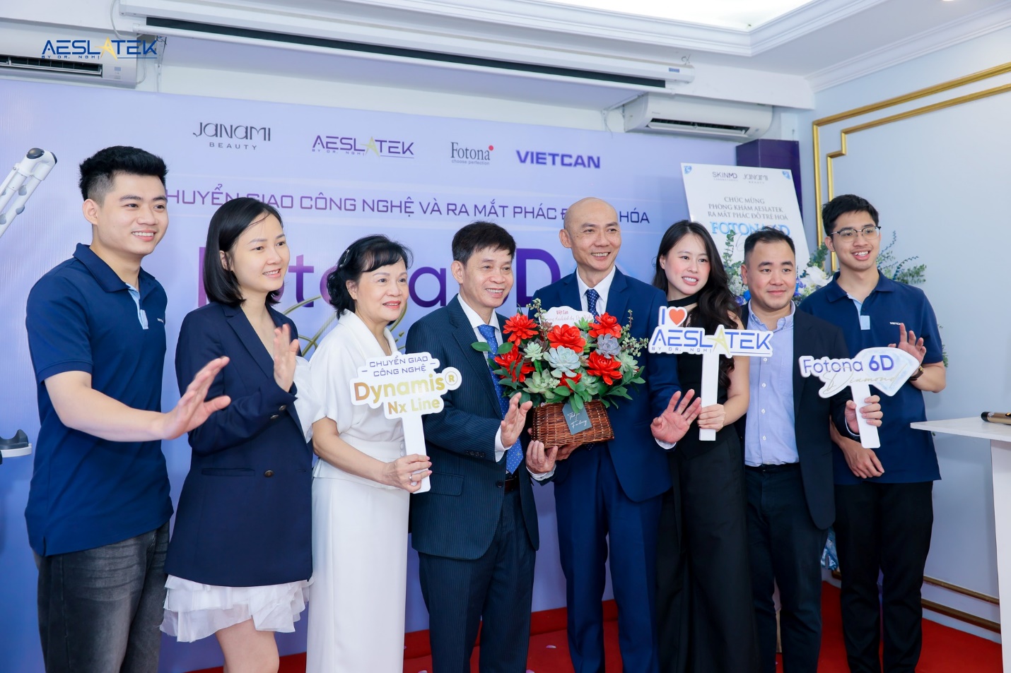 Phòng khám Thẩm mỹ Laser CNC Aeslatek nhận chuyển giao công nghệ trẻ ...